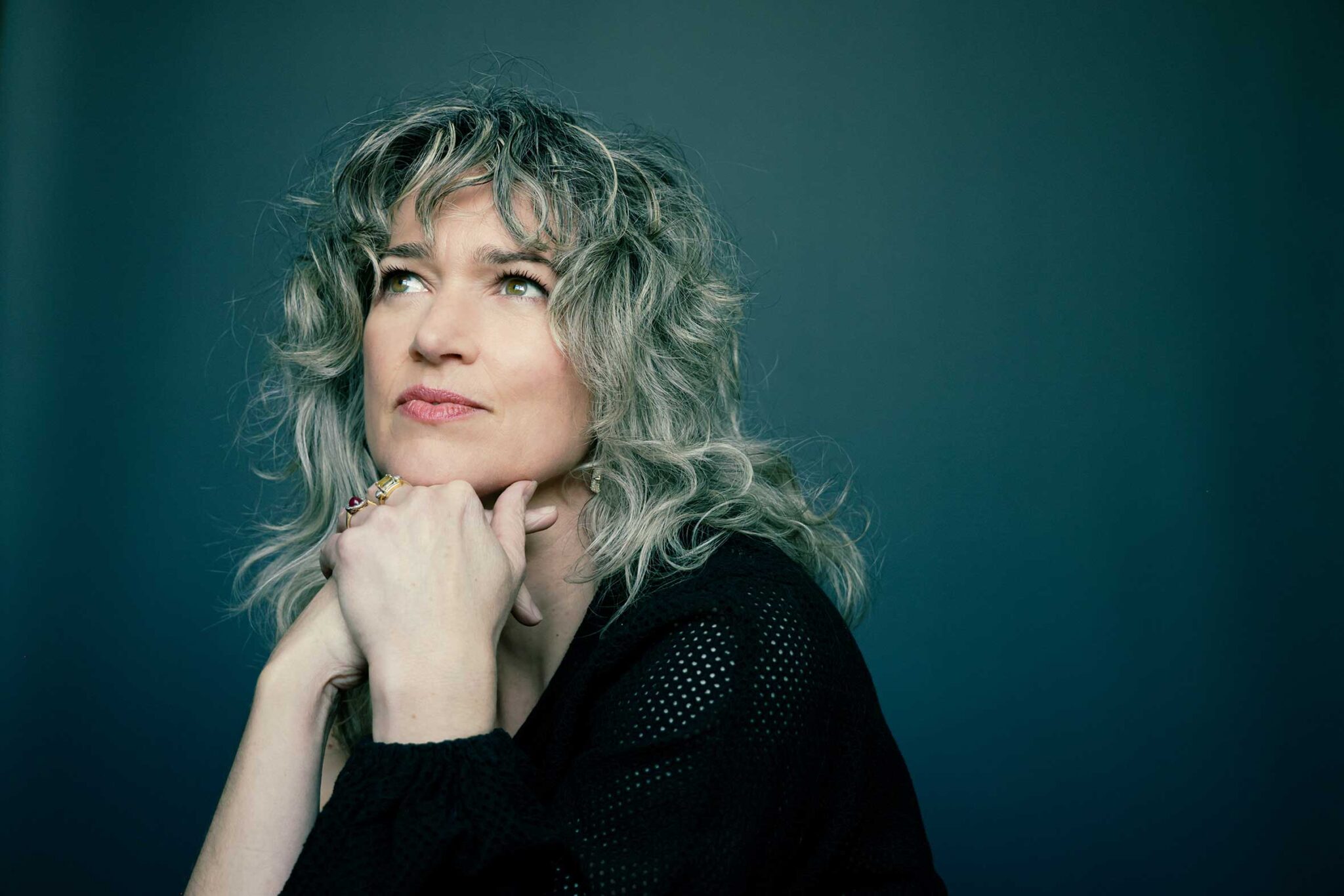 An ‘honest and raw’ evening with Julia Deans - Waiheke Gulf News
